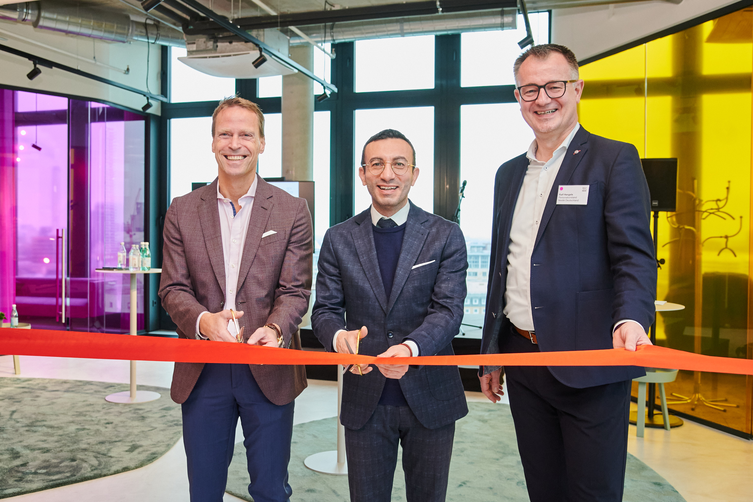 Nestlé feiert Eröffnung der neuen Deutschlandzentrale in der ...